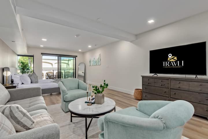 Scottsdale Lux Studio: Old Town Views & Gym Access - Scottsdale, AZ