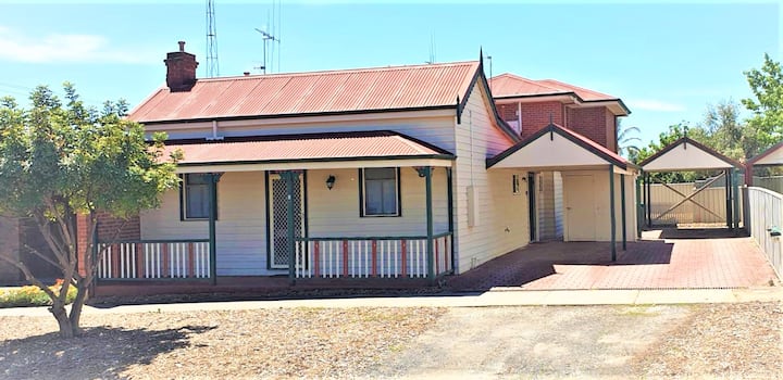 Kennington One/king Bed/2 Bedroom/free Parking - Bendigo