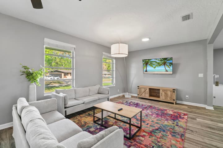 "Arlington Abode" , Private Patio - Jacksonville, FL