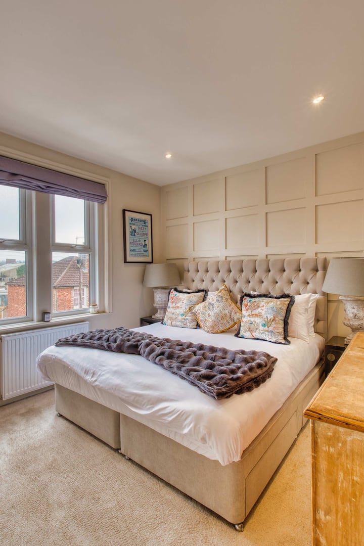 Spacious House In Guildford - Shere