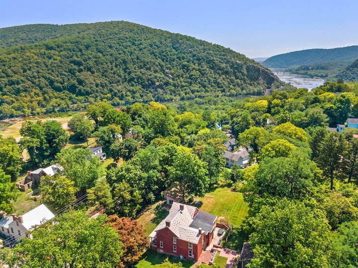 White House Inn - Historic Home In Harpers Ferry! - Harpers Ferry, WV