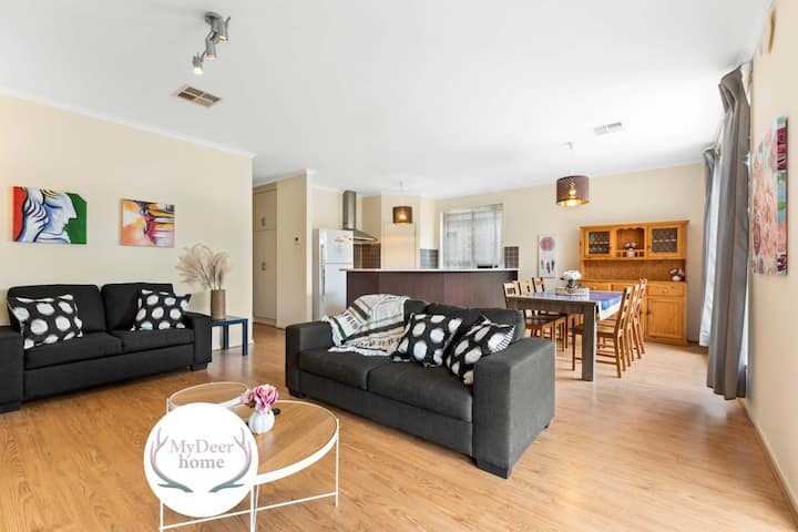3br Home-city Fringe Location-free Wifi & Parking - Adelaide