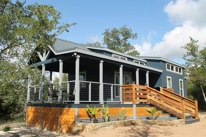 Norwegian Wood Cottage - Free Fishing At Moby Dick - Cedar Creek, TX