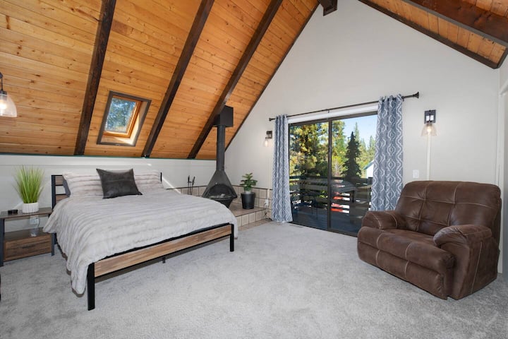 Modern Cozy Rustic, Hot Tub, Close To Downtown - Big Bear Lake, CA