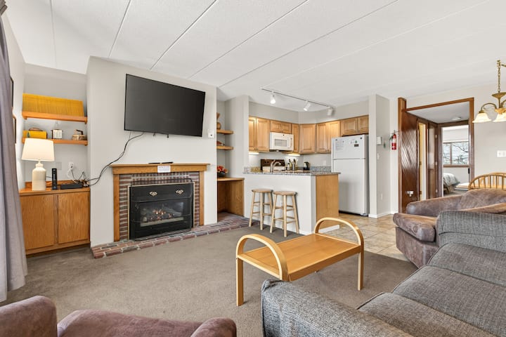 Pinnacle Condo | Pool, Hot Tub | Golf Nearby F14 - Killington, VT