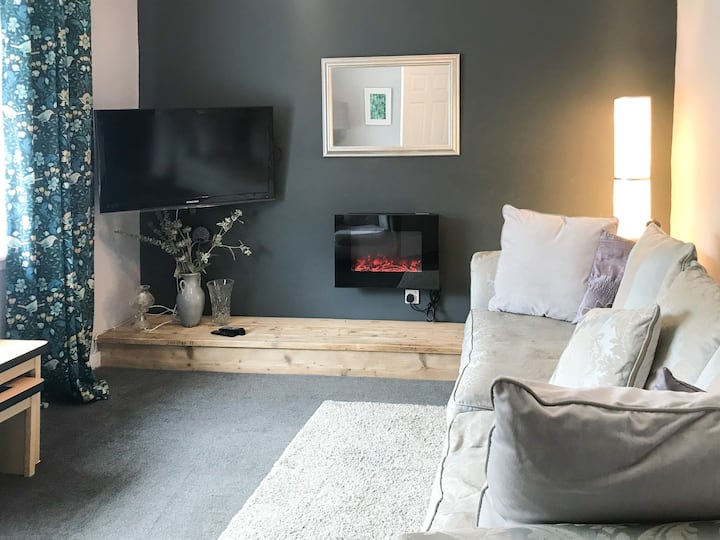 Kitty's Cottage - Girvan