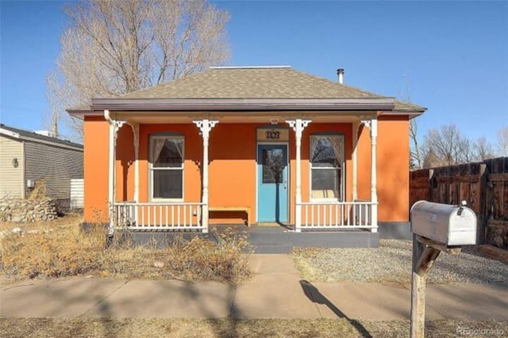 Cheerful, Spacious 3 Bdrm/3 Bath - Salida, CO