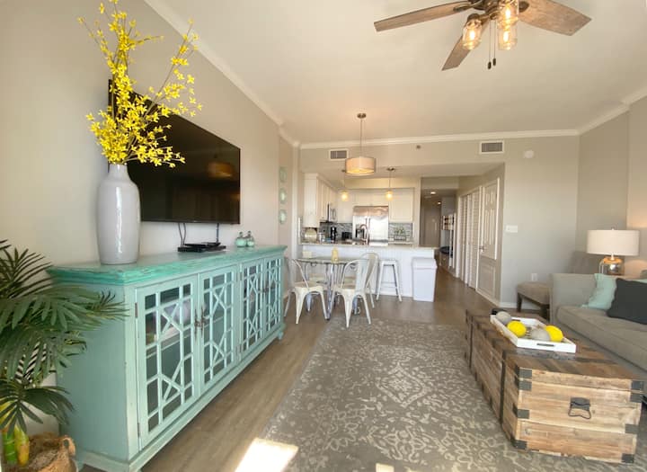 Updated Gulf Front Condo W/bunks - Orange Beach, AL