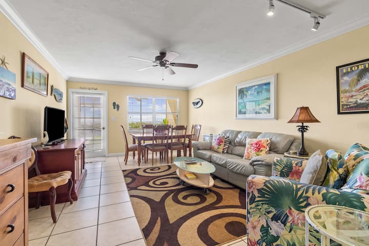 Beachfront Longboat Key Outrigger #7 By Rva - Longboat Key, FL