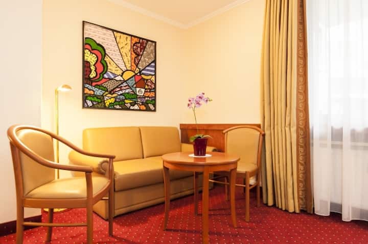 Doppelzimmer Mit Balkon Und Zusatzbett - Leverkusen