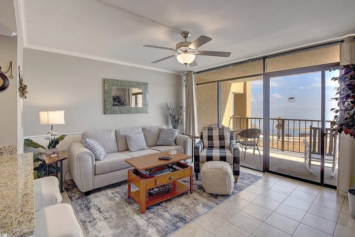 Cap'm Ken's | Pet Friendly + Pool Access! - Rockport, TX