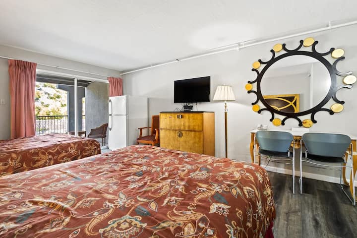 (Cozy Studio, 2bed, 1ba, No Kitchen). - Fremont, CA