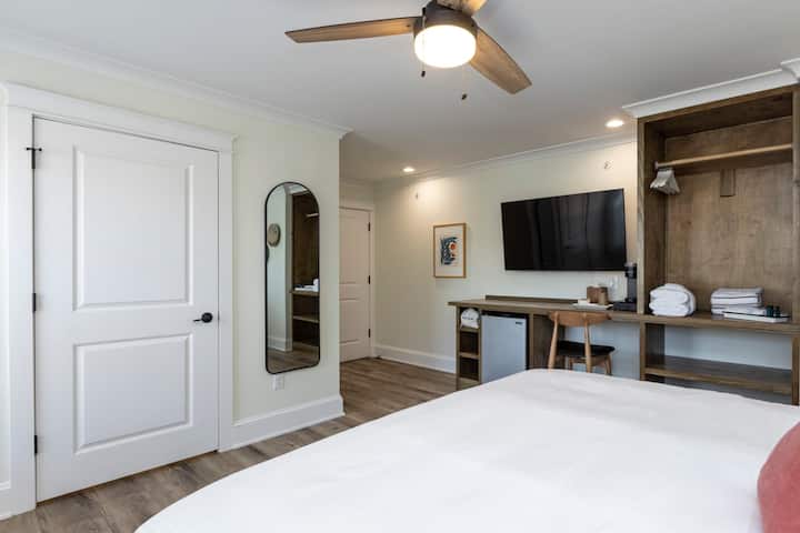 Albermarle  #202  Inn At Old Beach - Virginia Beach