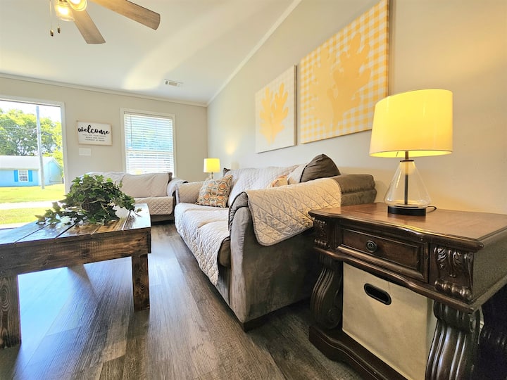 Whole House- 3rm + Fenced Yard. 2 Turns To Post! - Clarksville, TN