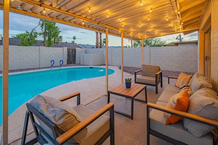 Pet Friendly Central 4-bedroom Home W/ Pool! - Tempe, AZ