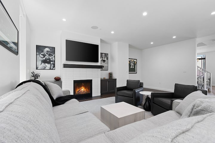 Luxury Townhome In Exclusive Titletown District - Green Bay, WI