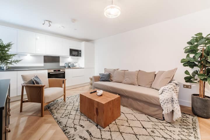 Stylish City Centre Chester Apartment - Chester