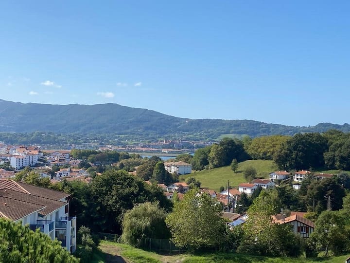 T2 Cosy Avec Terrasse Et Vue Montagne Hendaye - Hendaye