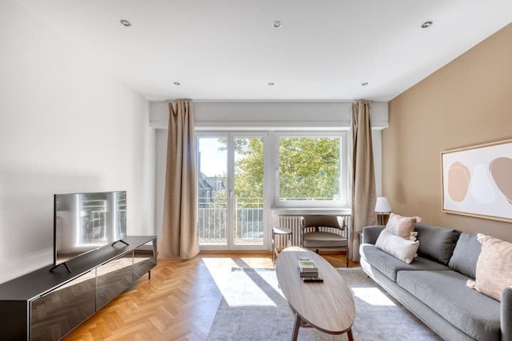 Blueground | Belair, Balcony & Elevator, Nr Bus - Luxemburgo