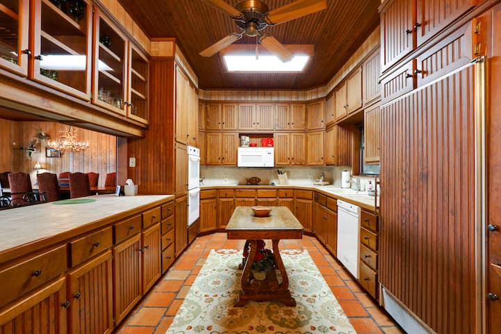 Ridge - A Birdy Vacation Rental - Kerrville, TX
