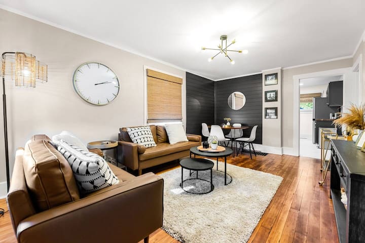 Designer Bungalow | Walk To Water & Downtown - Vancouver, WA