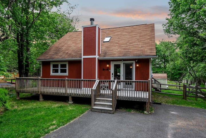 Hidden Bear By Avantstay | A+ Central Location - Albrightsville, PA