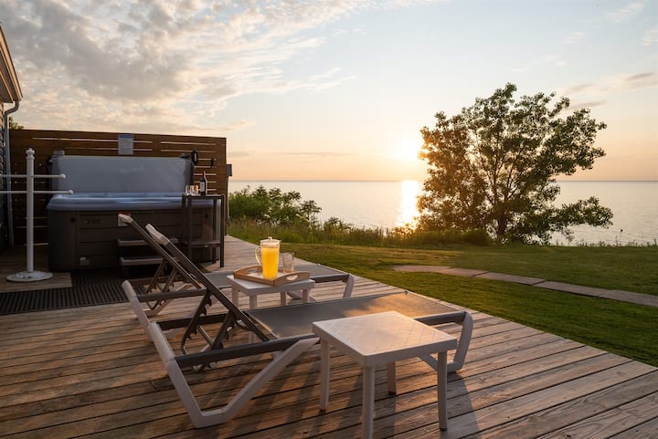 Geneva, Direct Lakefront, Hot Tub, Wine Country - Geneva, OH