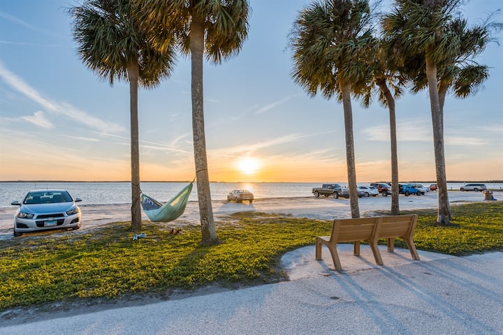 Lovely 4/2 Palm Harbor Home Sleeps 8!, Close To Cl - Dunedin, FL