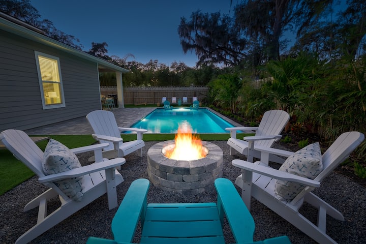 Roomy Getaway | Heated Pool, Walk To Marina - Atlantic Beach, FL