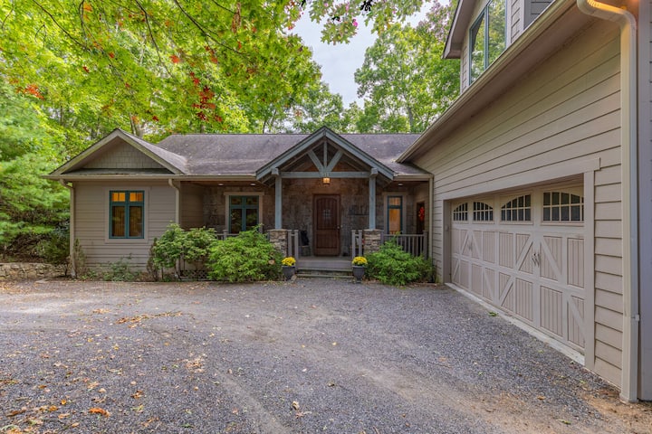 Tobey's Den - 4br Pet Friendly With Hot Tub! - West Jefferson, NC