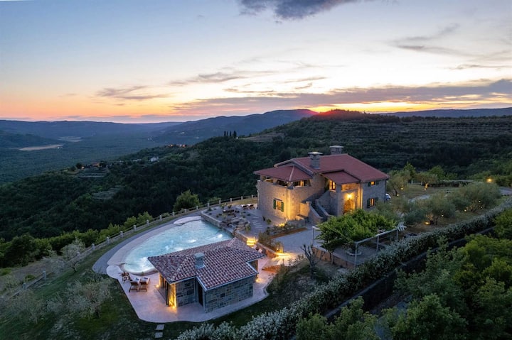 Villa Casa Lirio With Pool - Peroj