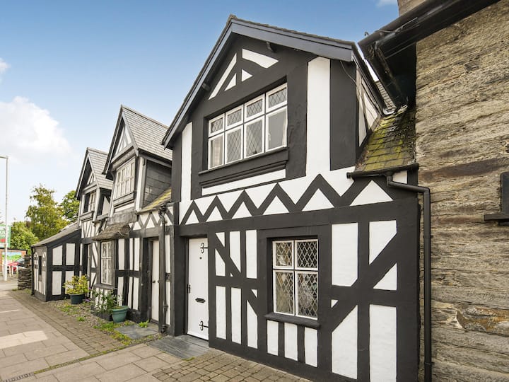 Bwthyn Llys (Machynlleth Old Court House) - Machynlleth
