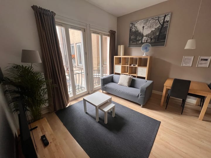 4b - Congress Centre Apartments - French Balcony - Amsterdam