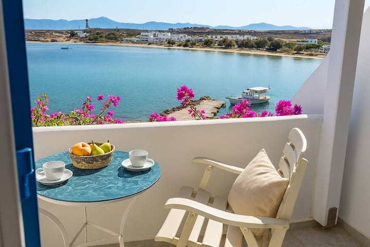 Beachfront Bocamviglies Room/naoussa Cycladic Nest - Paros