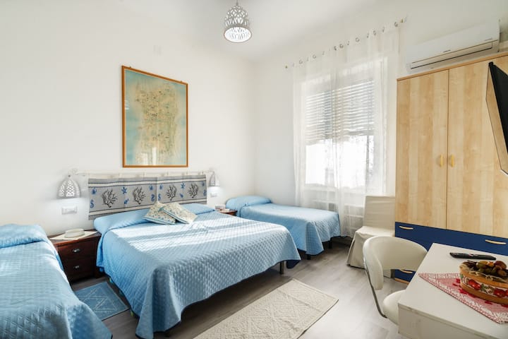 Private Quadruple Bedroom With Port View - Cagliari