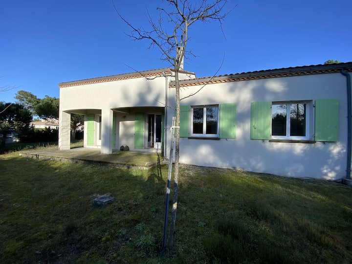 121 - Pleasant Holiday Home In Montalivet - Montalivet-les-Bains