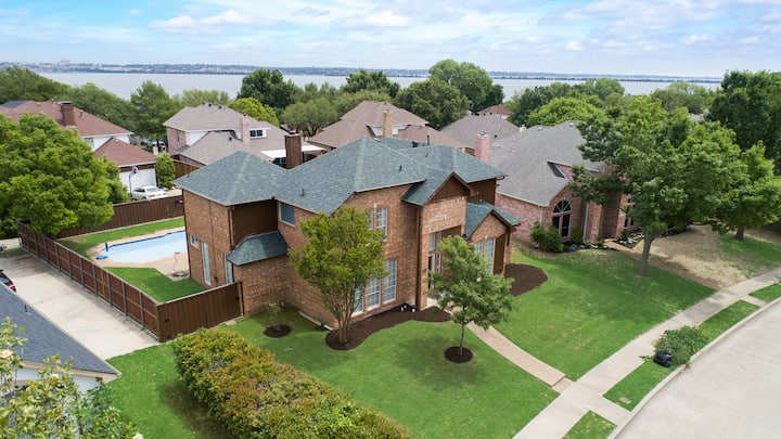 Texan House 4 Bed 3 Bath Hot Tub, Ev Charger - Rowlett