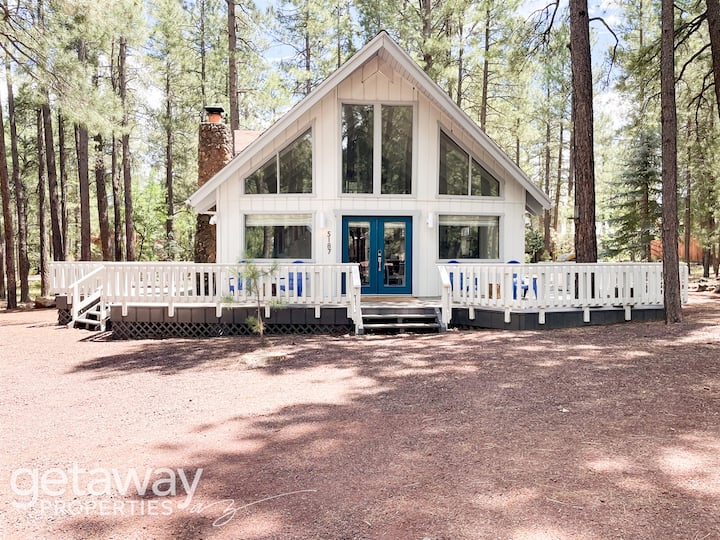 White Mtns Cabin | Balcony | Fireplace | Grill - Pinetop-Lakeside, AZ