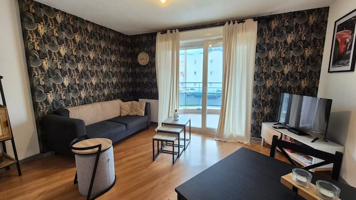 Appartement Avec Parking Sécurisé - Guingamp