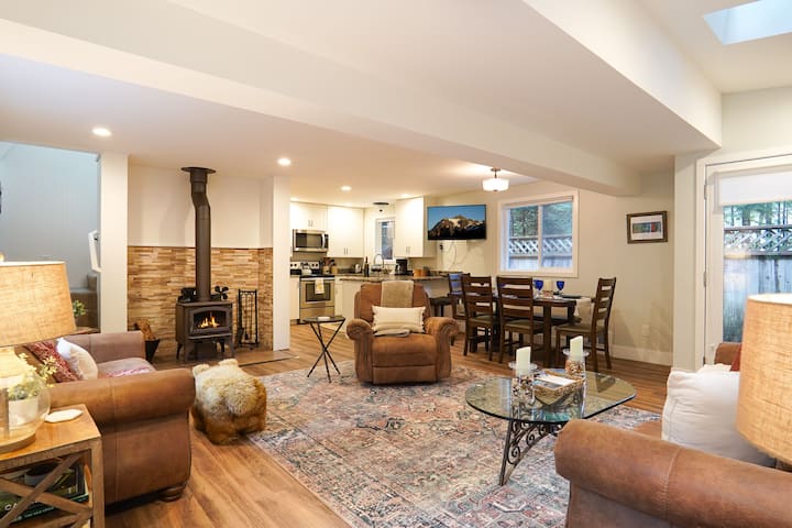 Kulshan Cabin: Steps To Heliotrope Ridge W/fireplace, Pet-friendly - ベーカー山, WA