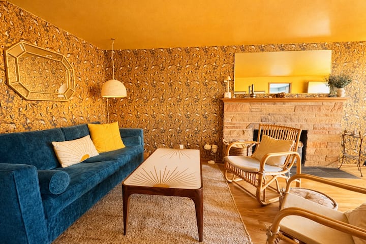 Stylish Fremont Retreat | Sleeps 8, Walk To Eats - Seattle, WA