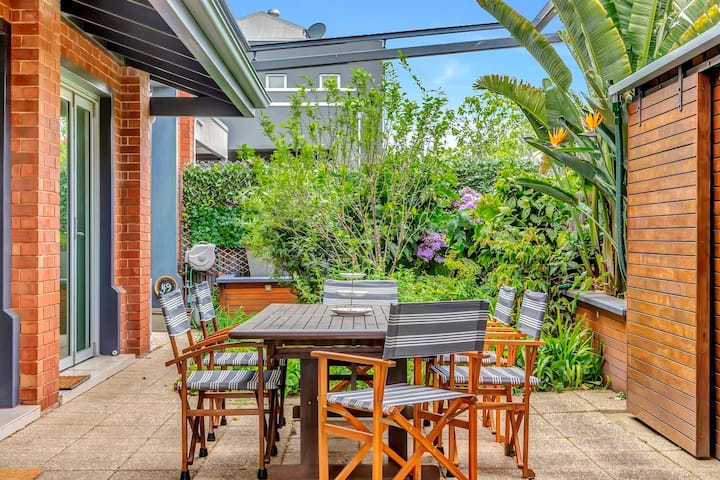 Parish Court: A Unique Contemporary Conversion - Adelaide