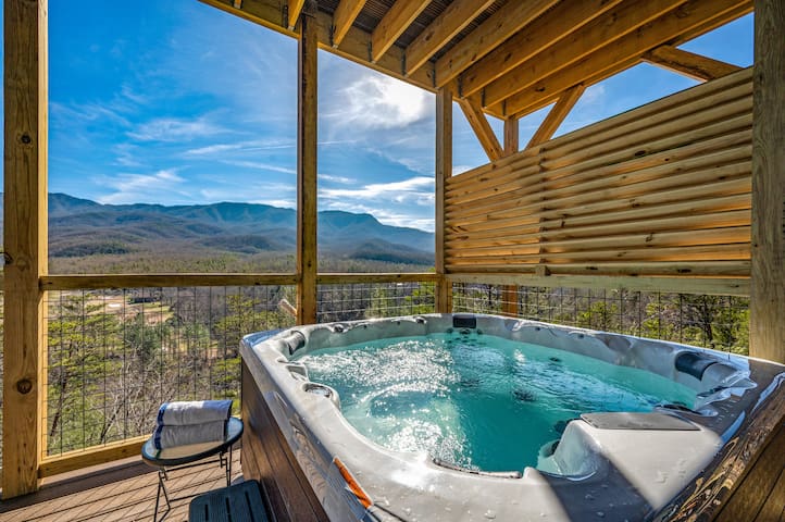 New Luxury Cabin! Indoor Pool! Stunning Views!