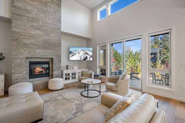 Minutes To Bachelor! Spa. Fire Pit. Ski! - Bend, OR