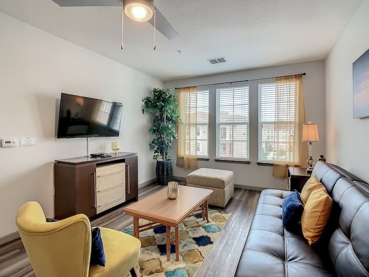 Large Apartment, Close To Disney - 키씸미