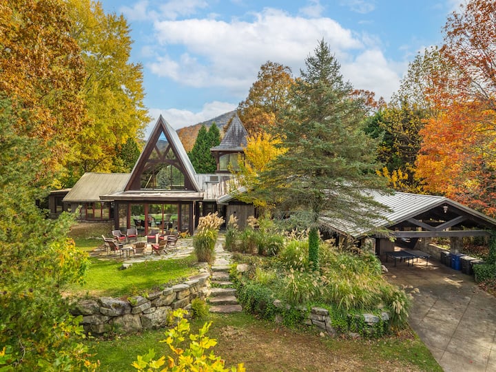 Beautiful Mountain Lodge | Pool And Hot Tub - Black Mountain, NC