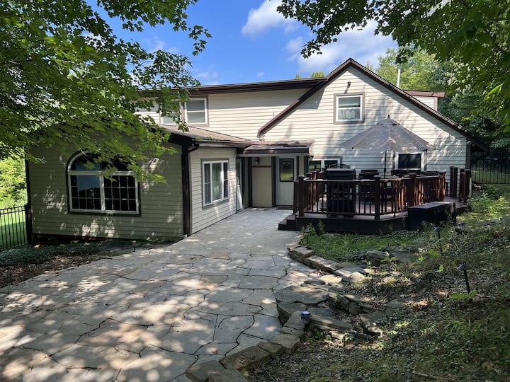 Dutch Hill Manor I, Upscale, Near All Star + Dream - Gilbert Lake State Park, Laurens
