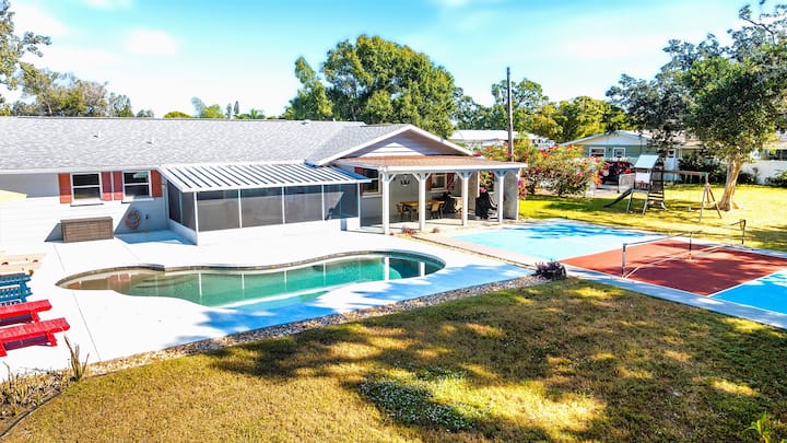 Anna Maria Escape | Pool, Pickleball & Family Home - Anna Maria Island, FL