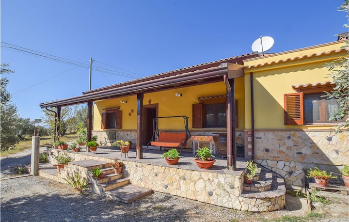 Beautiful Home In Reggio Calabria - Calabria