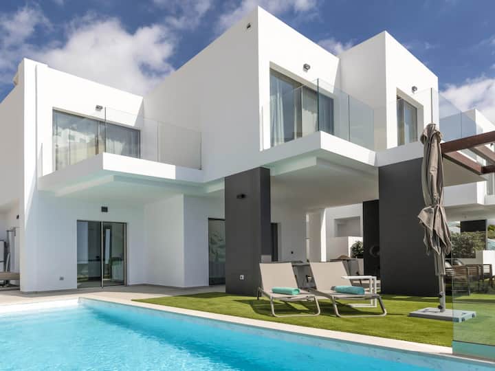 Villa Félicity. Nouvelle Villa De Luxe à San Eugenio - Tenerife